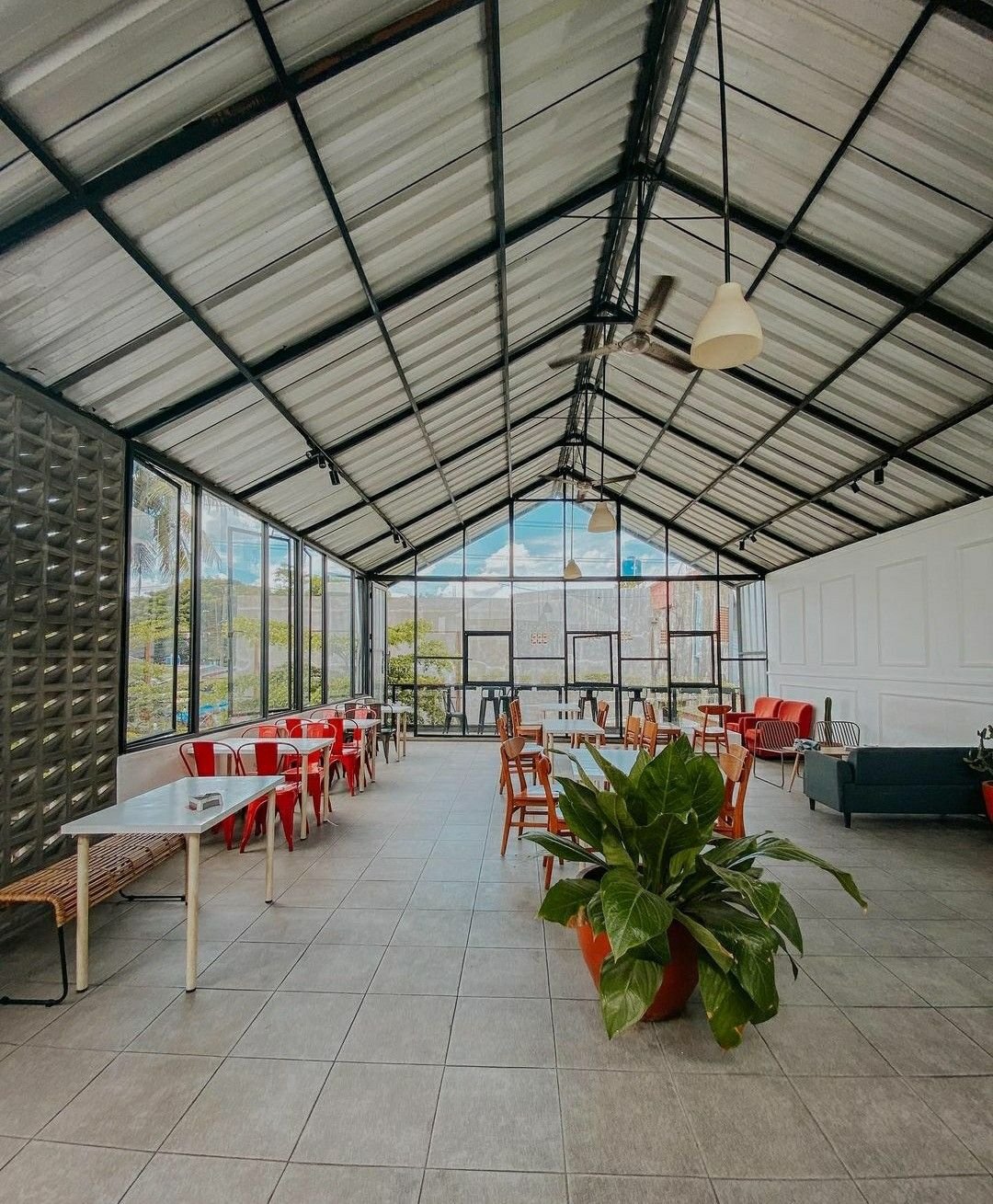 6 Hal Desain Dan Model Atap Cafe Yang Wajib Anda Pertimbangkan - Jual ...